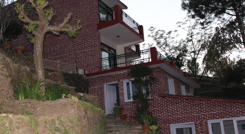 Crestmont Snow View Hotel Ranikhet - Crestmont Hotel